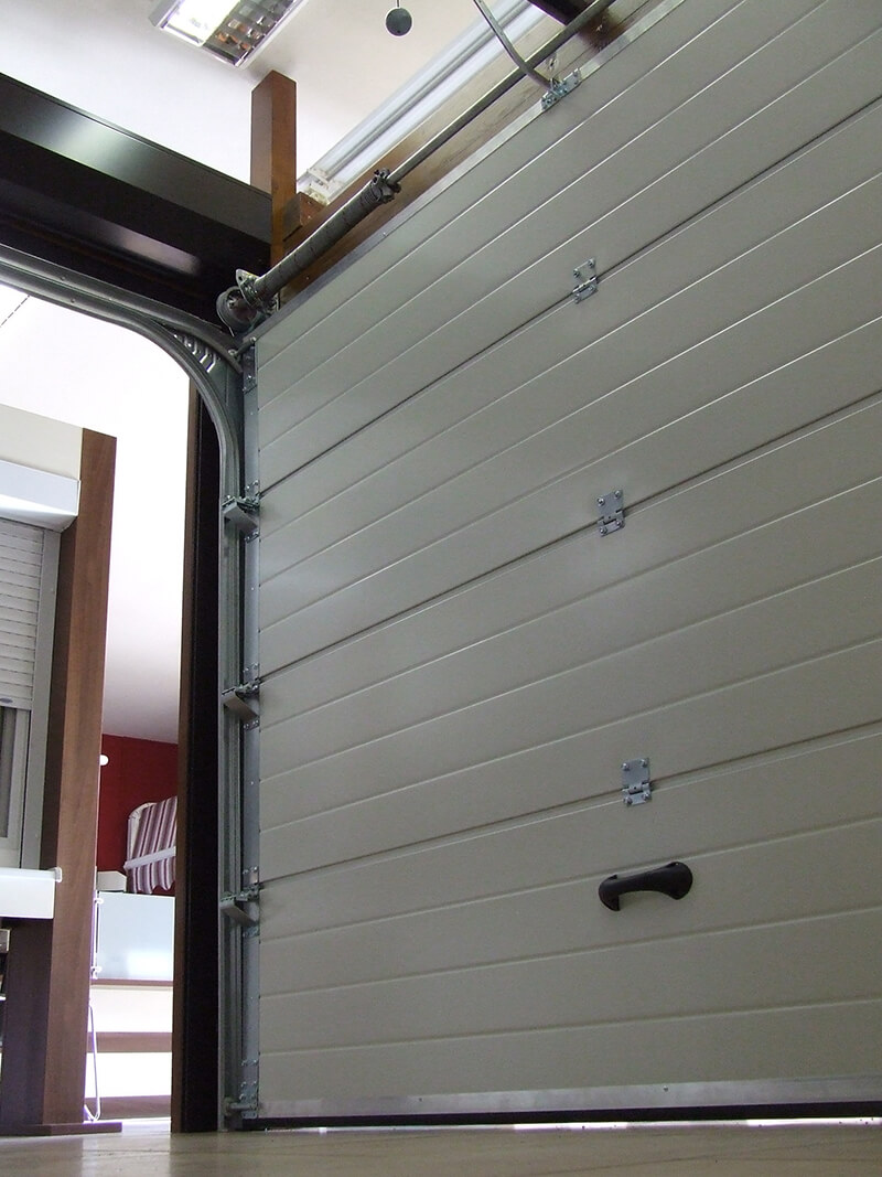 Usi de garaj sectionale – Suntech